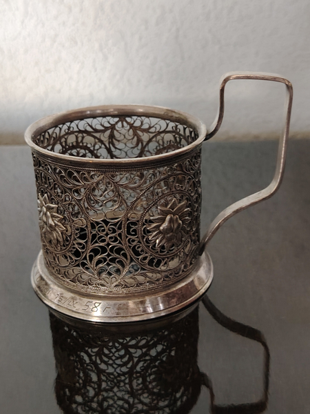 Редкий подстаканник с узорами и чеканками груши