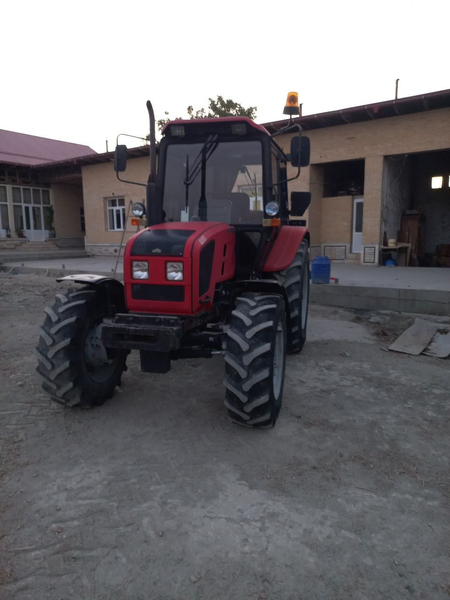 Traktor belarusssiya