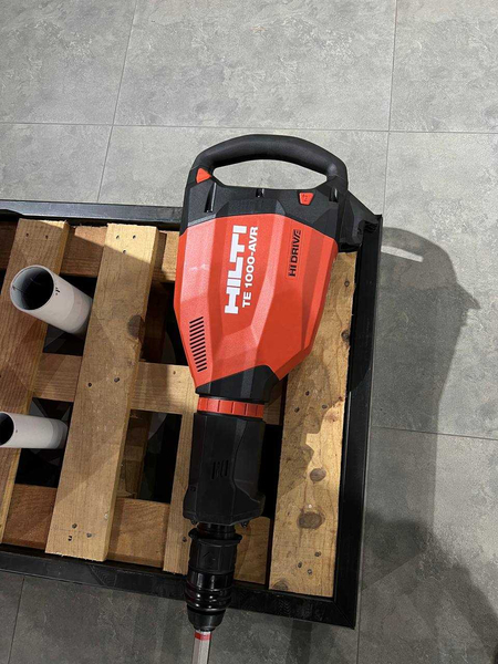 Hilti TE 1000-AVR Отбойный молоток + долото
