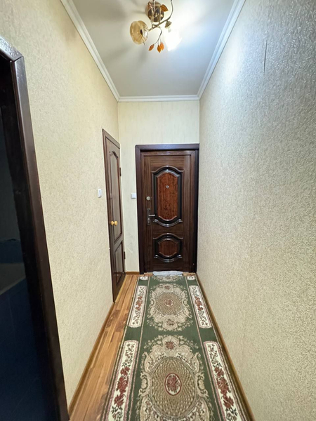 *Метро Чиланзар (Ц квартал Дока Хлеб) 2в3х/2/4 балкон 1.5х3