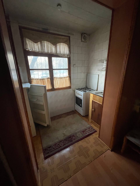 Yunsobod 8 kv 2/1/4 zerkalka sredni remont arintir billur