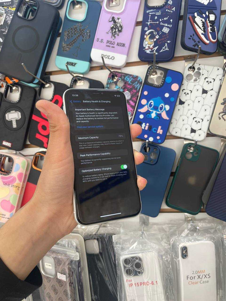 iPhone xr white ideal