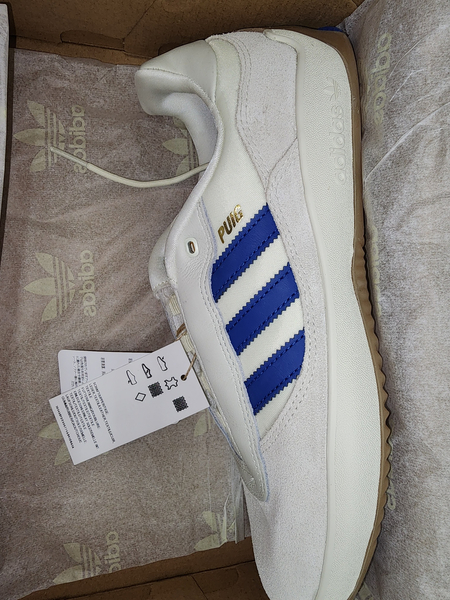 Кроссовки adidas. Оригинал. Размер 9,5.