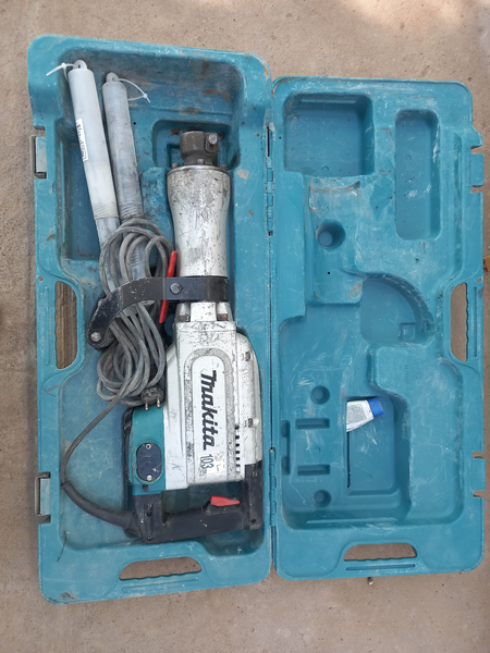 Отбойный молоток MAKITA