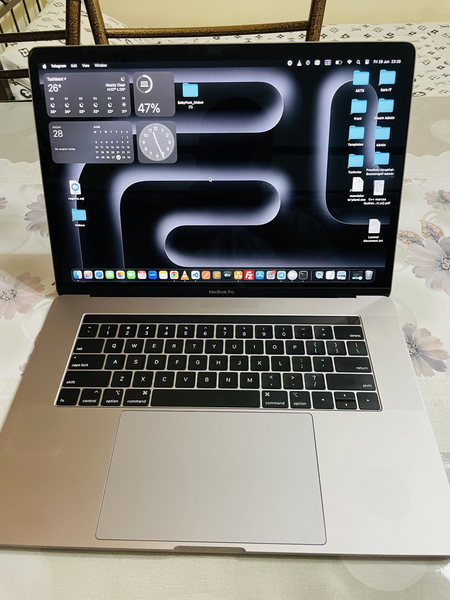 Macbook pro 2018. Macbook pro 15 inch LL/A