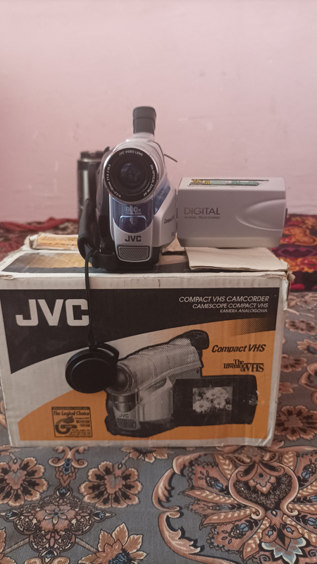 JVC vidyo  kamera olinishi yaxshi ishlatilgan b/u