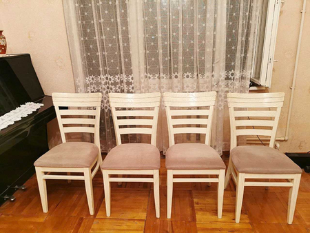 Стол и стулья (кухонные) продам