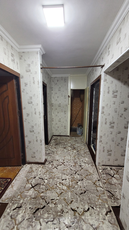 Продаётся трёхкомнатная квартира