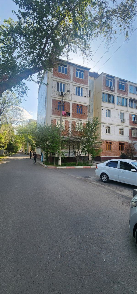 Yunusobod 15 2/1/4 sredniy remont mebel texnika
