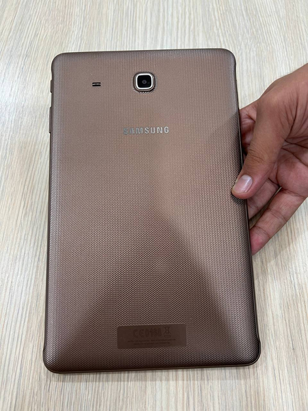 Планшет samsung galaxy TAB E