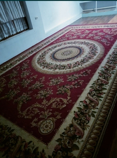 Qalkn gilam sotiladi