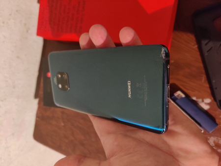 Huawei mate 20 pro 6/128 ful sotiladi srochna