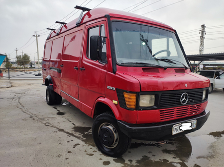 Mersedes-benz гурузавой сотилади холати зўр иши расходи юк
