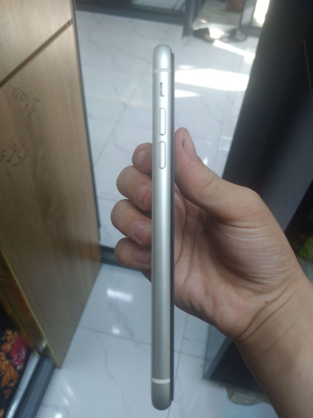 Iphone 11 sotiladi srochni