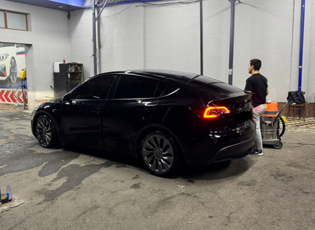 TESLA MODEL Y (Performance)