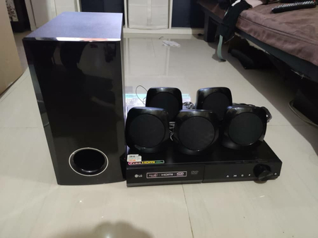 Philips home theater. Xolati yangiday, kam ishlagan.