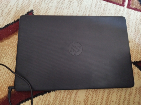 Продается новый ноутбук HP . Пользовались несколько раз