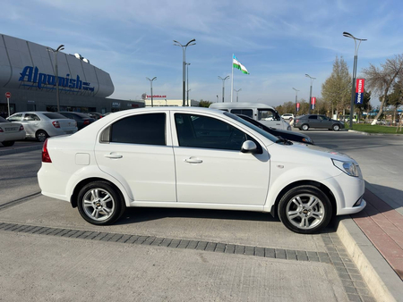 Nexia 3  4 pozitsiya Avtomat
Yili: 2018 Oq
