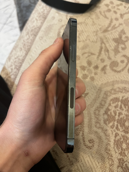 Iphone 12 pro, есть деффект