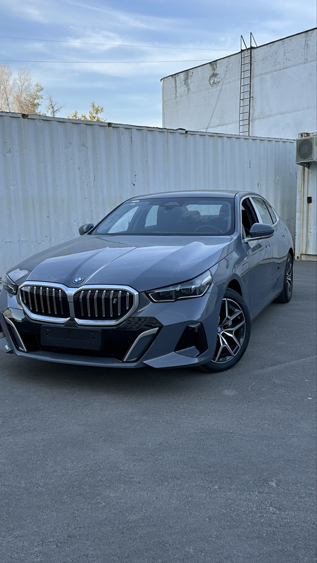 Bmw i5 35l exclusive long version