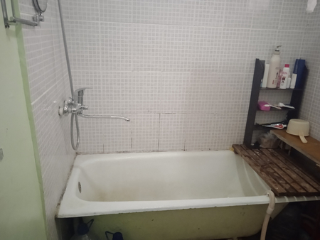 3 xonali uyning bir xonasi sheriklikka 1 noyabrdan ijaraga beriladi