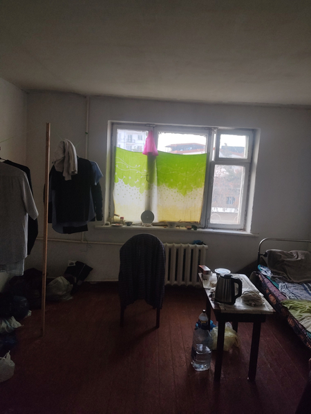 1 ком КВ ра Саракулька ,школа175 ,бывшее общежитие