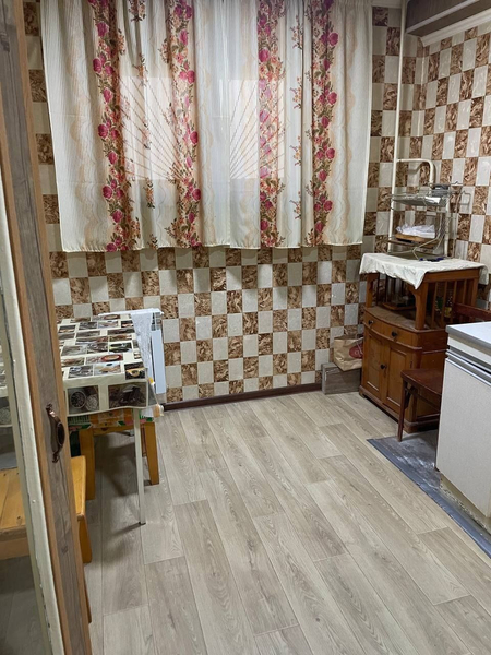 Продается 2 ком. кв. 8 эт. Трелистник 80 магазин.