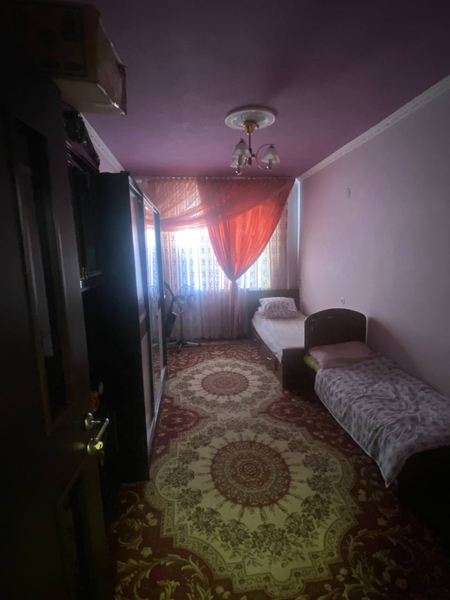 Uy sotiladi Sergili 8A 7 etajli dom 1etaj  2/3qlingan 65 kvadrat