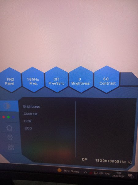 Monitor: Rulls 165hz curved 1920x1080 27lik
Keyboard: motosp