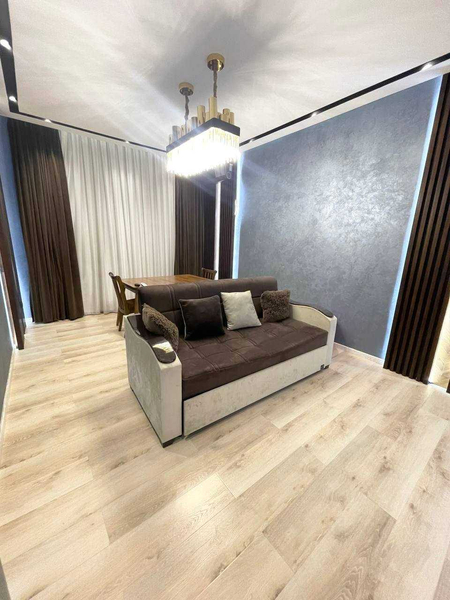 Сдается 3 комнатная квартира на Ц-7 120 м.кв