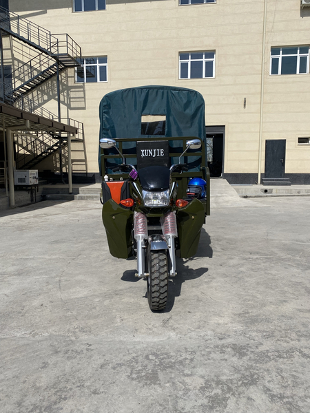 Трицикл Xunjie XJ200ZH-1.  2T.