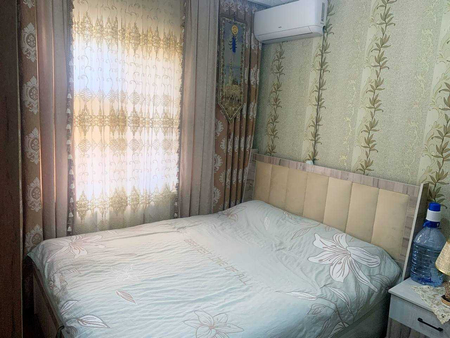 продаётся своя 5 ком квартира,127 кв2-метро 700 метров + 2 парковки