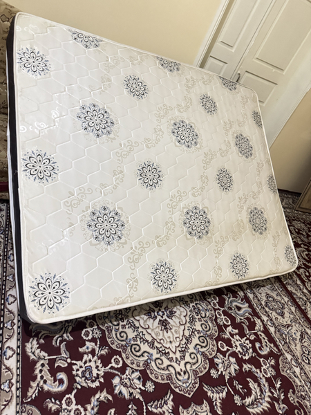 Srowniy spalniy matras sotiladi