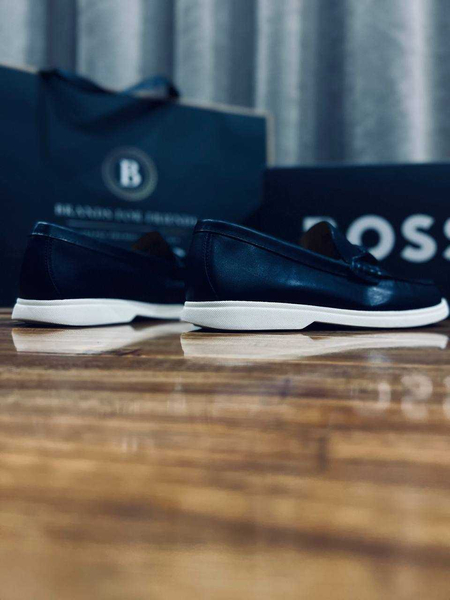 BOSS мужские кожаные лоферы в синем цвете