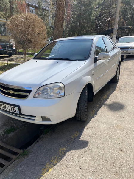 Lacetti 1.8 AT oq 3-pozitsiya