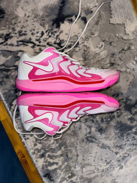 Продам кроссы Nike