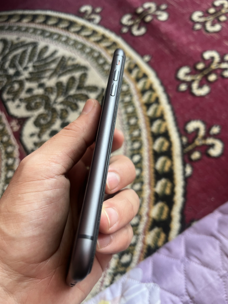 iphone 11. 64 gb