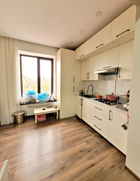 ПРОДАЕТСЯ 4/3/4 + мансарда, 135m2 + 90m2 СЕРГЕЛИ- 3 станция метро