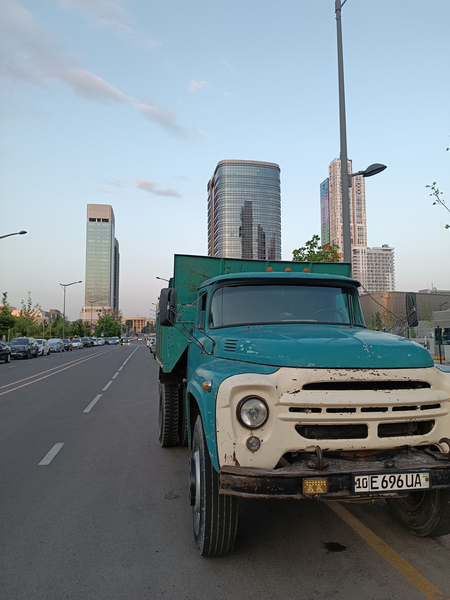 Zil4502 sotiladi yili 1990