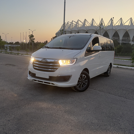 Jac m3 plus miniven