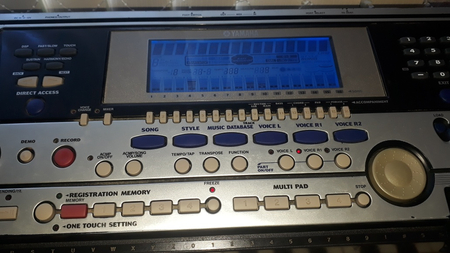 YAMAHA PSR 550 Professional instrument