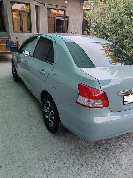 Аренда с выкупом TAYOTA YRIS  автомат фул пакет 2008 йил 280 мин юрган