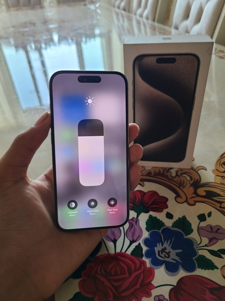 Iphone 15 pro karobka