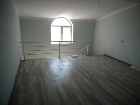 Yangi qurilgan, Arzon va sifatlik uylar sotiladi.