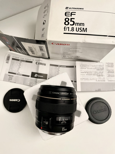 Canon 85mm f/1.8 объектив полный комплект