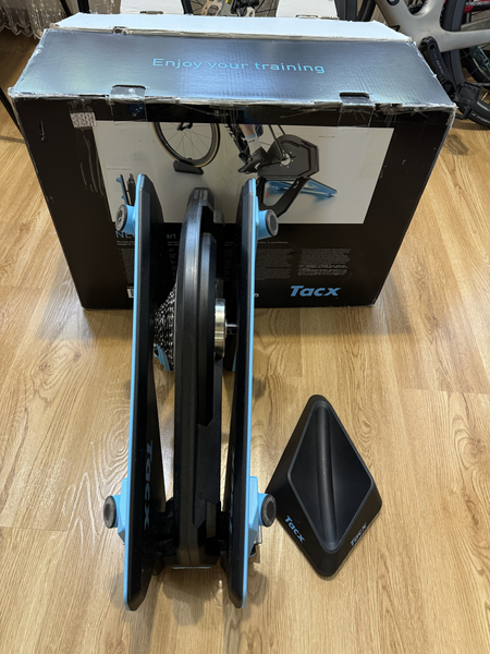 Велотренажер Garmin TACX NEO2