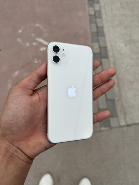 iPhone 11 sotiladi obmen ayfon laga