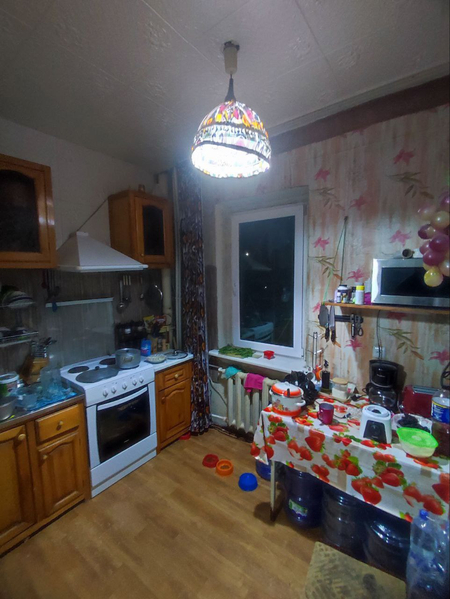 Продаю 3-х комнатную квартиру Сергели 8