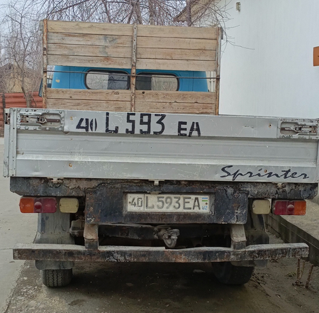 Уаз бортовой сотилади