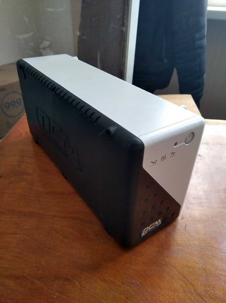 UPS 500W (на запчасти или ремонт).